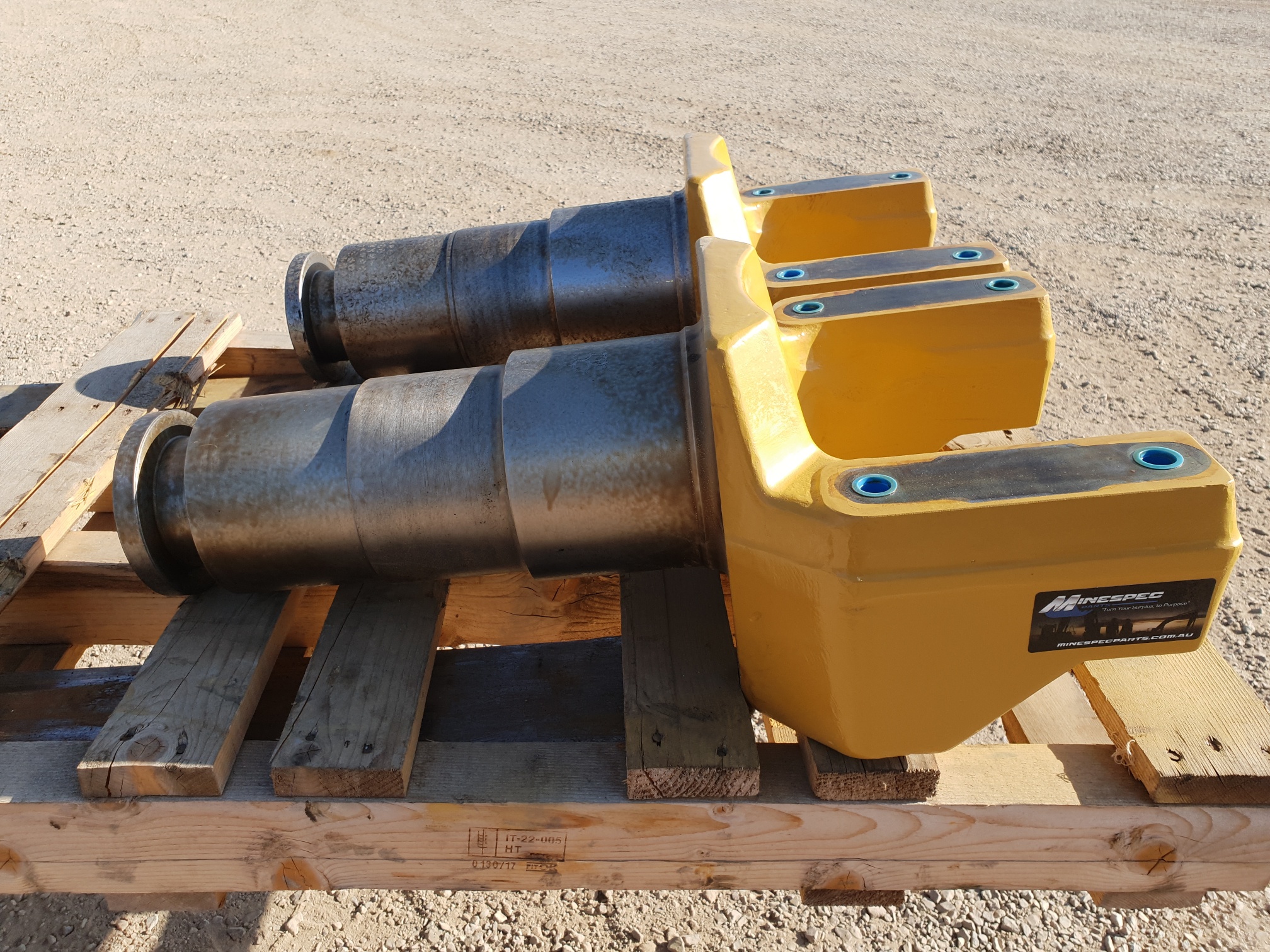 CAT D11 Blade lift yokes | Minespec Parts